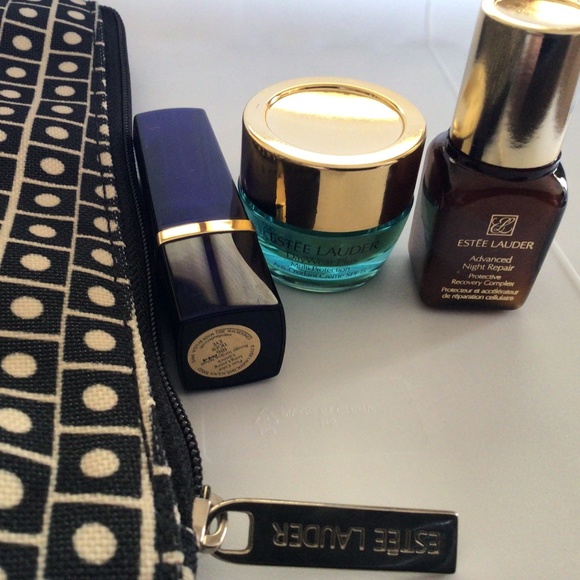 Estée Lauder | Makeup | Este Lauder Cosmetics Pouch 4pcs | Poshmark